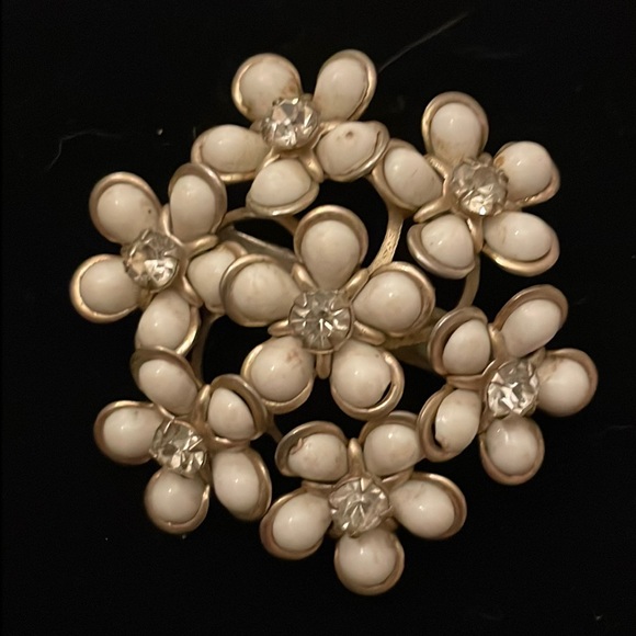 Jewelry | Vintage White Flowers Brooch | Poshmark